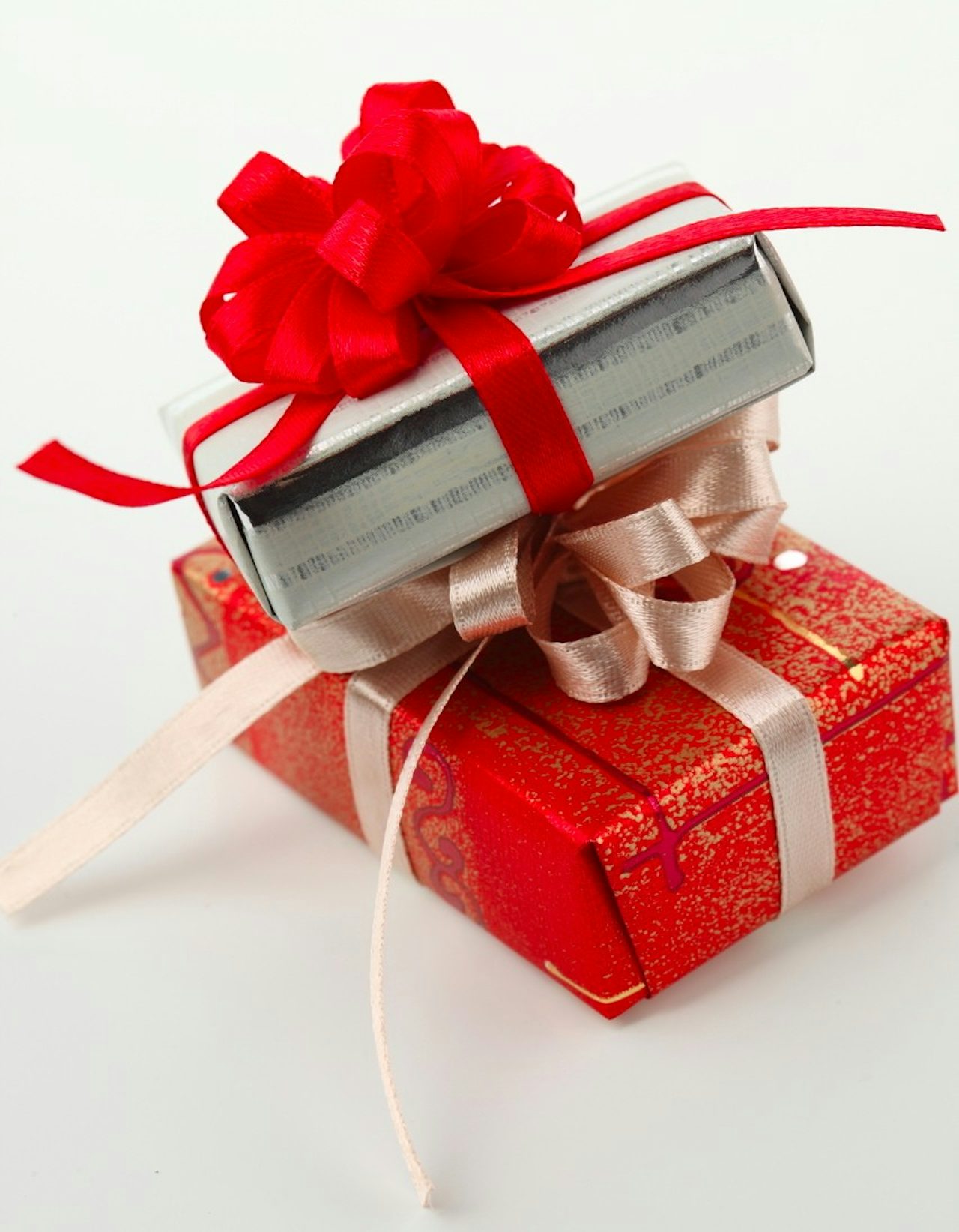 Gift guide for giving a gift | The Outline