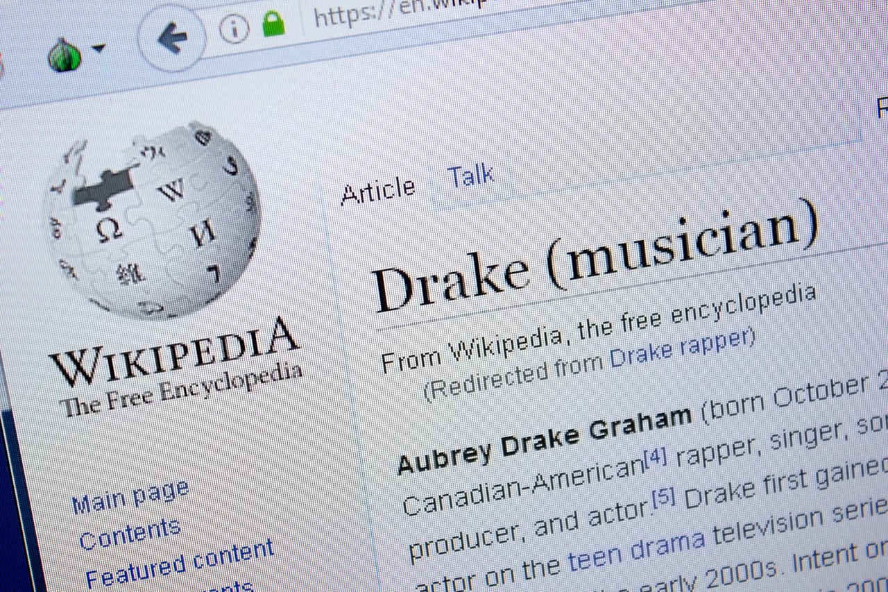 Wikipedia should tell you why a famous man is bad | The Outline